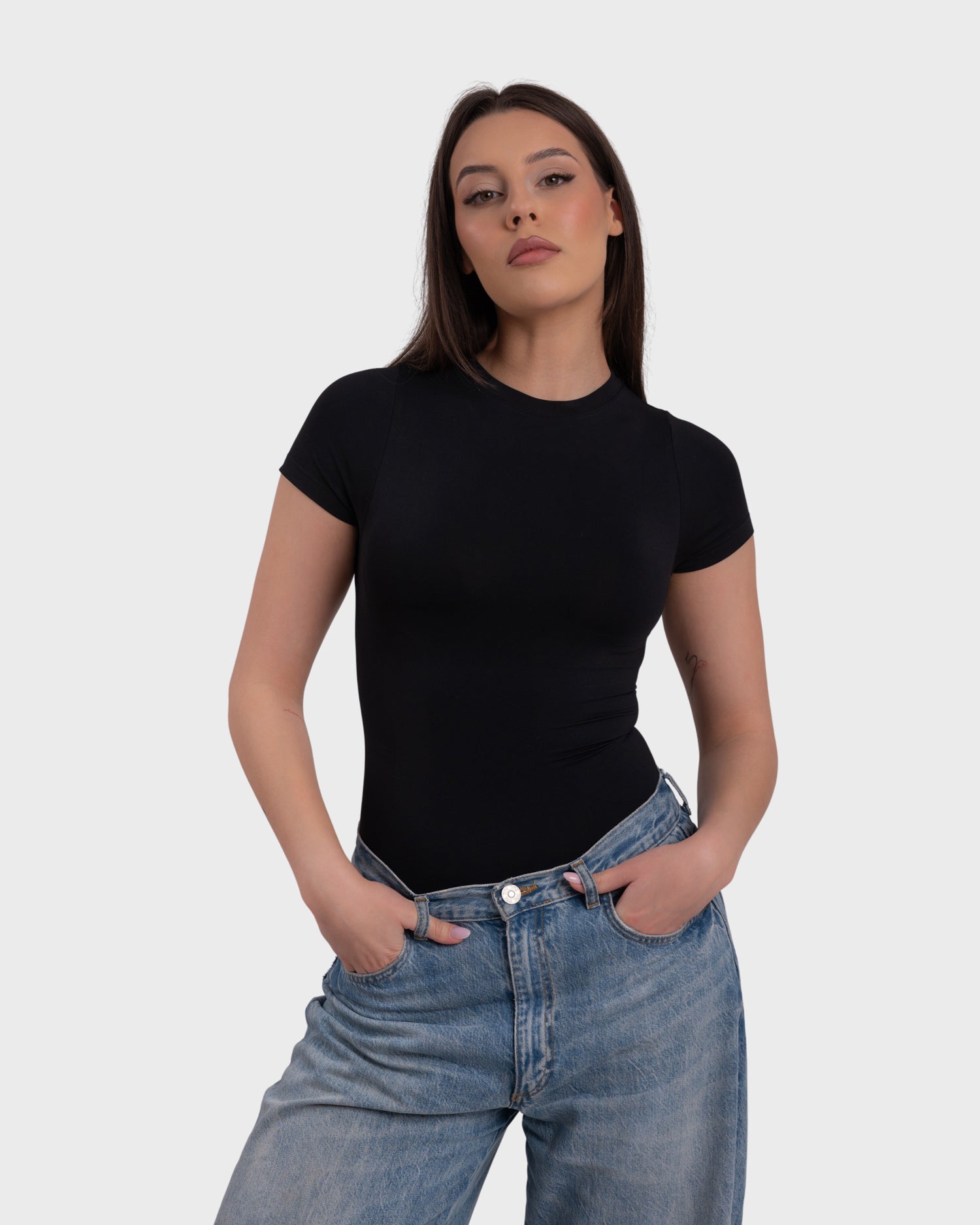 Short Sleeve Crew Neck Bodysuit - Black – Shop Lily